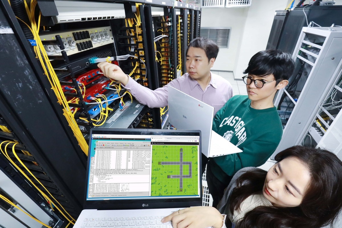 LGU+, 에릭슨엘지와 API 기반 5G SW 플랫폼 기술 검증 | 연합뉴스