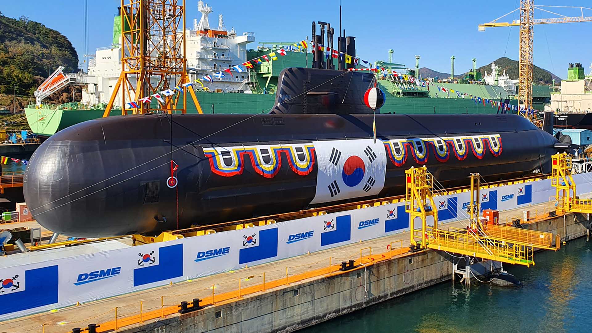 SLBM 수직발사대 갖춘 3천t급 잠수함 진수 | 연합뉴스