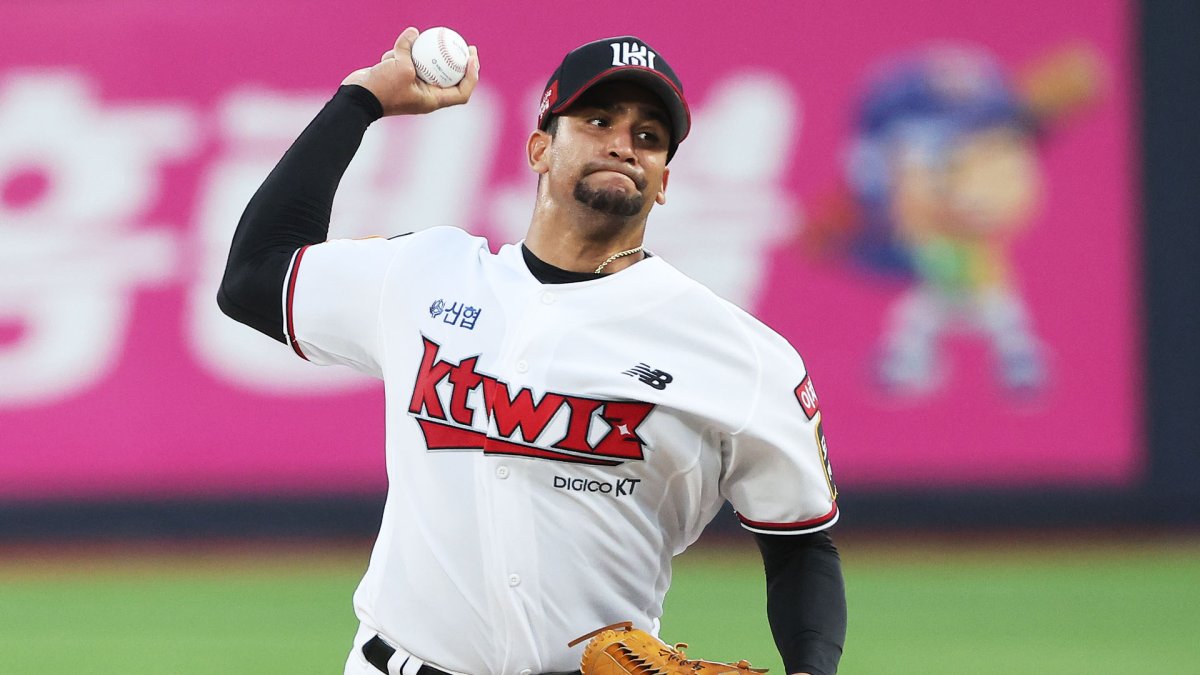 쿠에바스, 8월 월간 MVP…KT 소속 선수로 2년만 | 연합뉴스