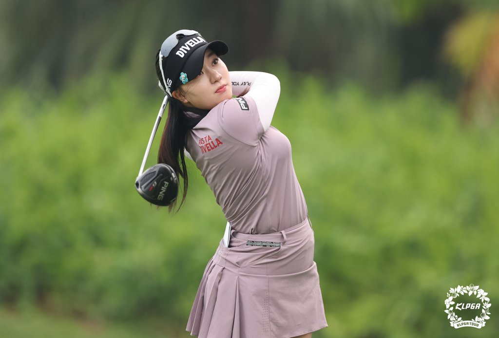 티샷하는 김가영 | 연합뉴스