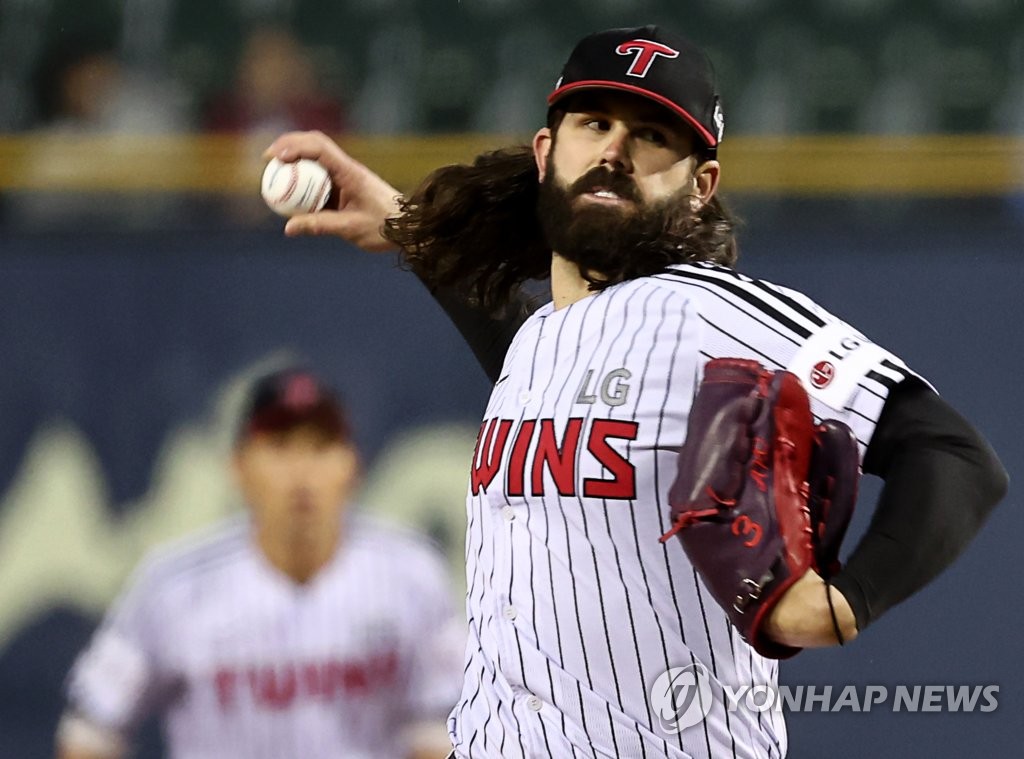 Baseball: LG Twins vs. SSG Landers | Yonhap News Agency
