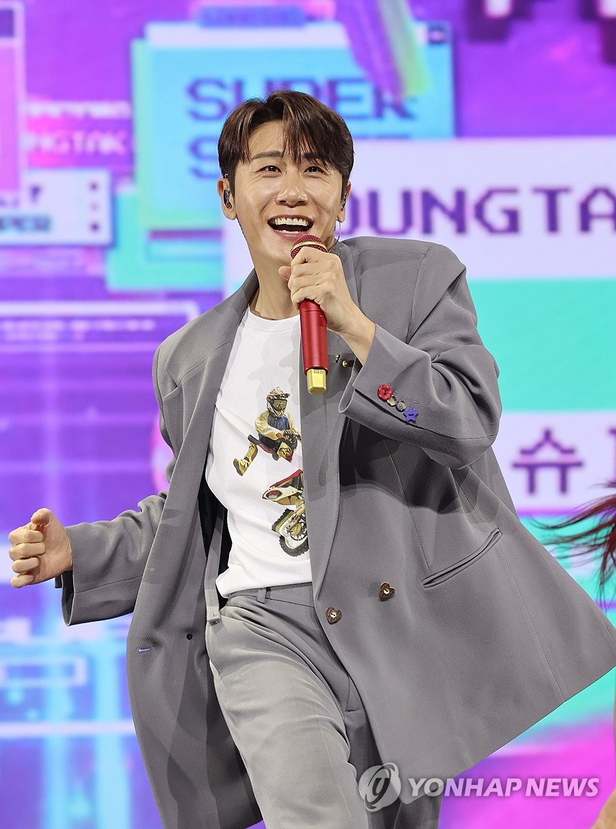 S. Korean singer Young Tak | Yonhap News Agency