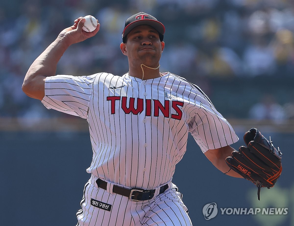 LG 치리노스, KBO리그 데뷔전 6이닝 8K 2실점 'QS' | 연합뉴스